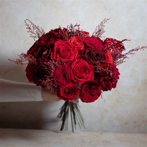 Ruby Preserved Flower Bouquet Stilla