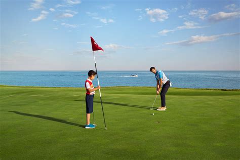 الموج مسقط رافد حيوي لنمو قطاع السياحة في سلطنة عُمان جريدة وجهات