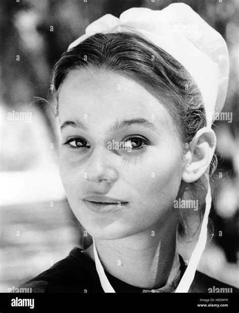 Aarons Way Samantha Mathis 1988 © Lorimar Television Courtesy