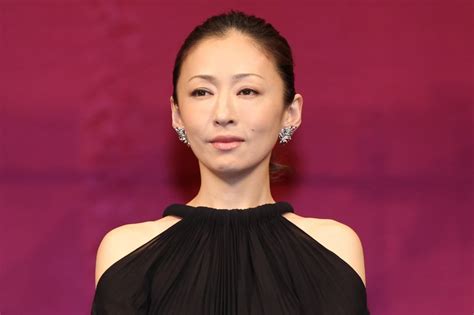 【今じゃ考えられない！】時代だ松雪泰子を15年前の衝撃スタイルから振り返る。 Forza Style｜ファッション＆ライフスタイル