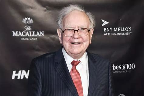 Former Worlds Richest Man Pulled Out Of Mayweather Ring Walk Which