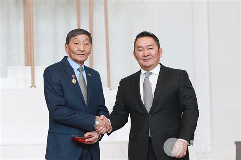 Itoim Төрийн дээд цол одон медалиар шагналаа