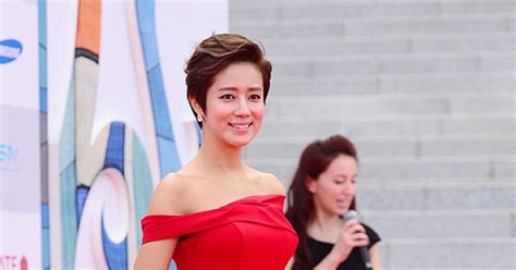 포토엔 호리병 몸매 최송현 시선 집중시킨 빨간 드레스 입고서울드라마어워즈