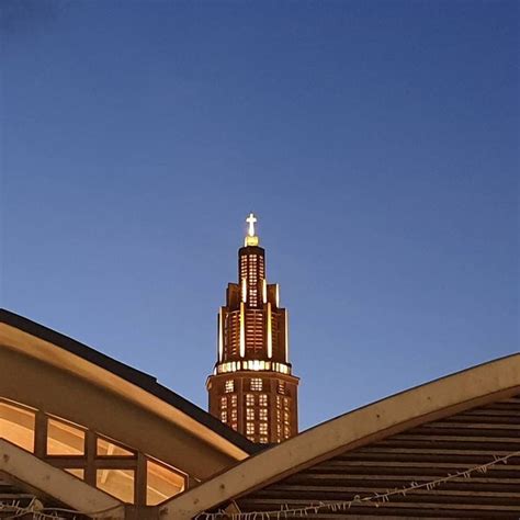 Leptib Eglisesaintjoseph Entre Les Domes Des Hallescentrales