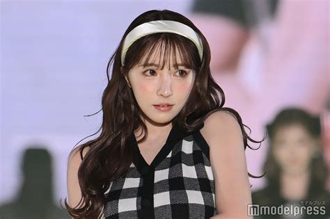 画像1069 三上悠亜、サンタ風sexyワンピで美バスト披露「幸せなイブでした」 モデルプレス