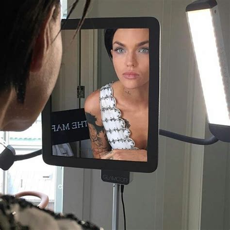 Pin By Ingrid Rosenhagen On Ruby Rose Ruby Rose Hair Ruby Rose Lily