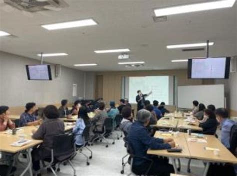 고용노동부 중장년내일센터에서 직업역량 올리고 취업자신감도 올리고