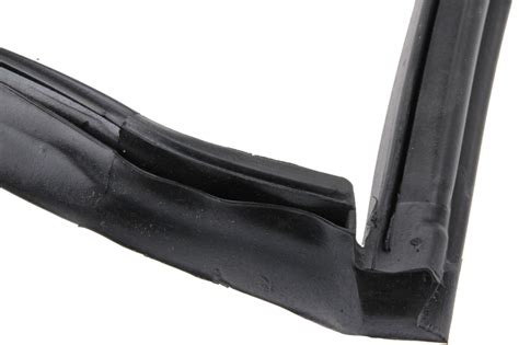 Door Pillar Post Seal Right Uro Parts 1076900897