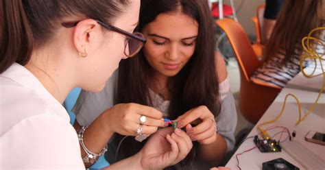 Coding Girls In Bergamo