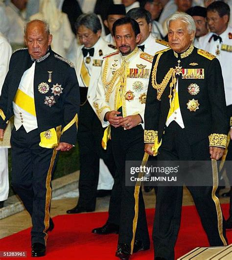 Sultan Iskandar Of Johor Photos And Premium High Res Pictures Getty