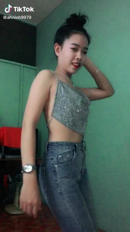 នាឡិកាស្អាតឃើងដូចញុមអត់ Tnaot