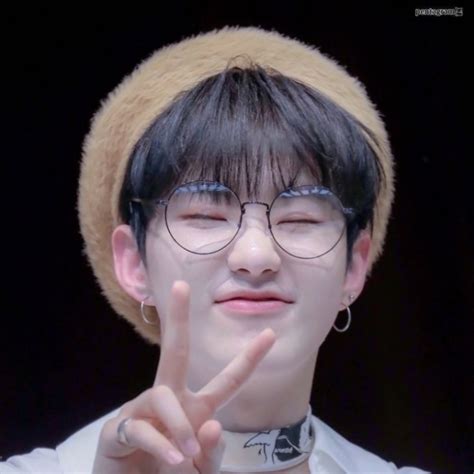 blip 이거 배경화면하는거 다들어때 저장은 ლ