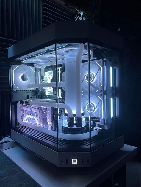 Hyte Y60 Custom Loop Buildsgg