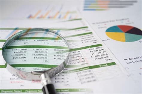 비용 분석 이미지 Freepik에서 무료 다운로드