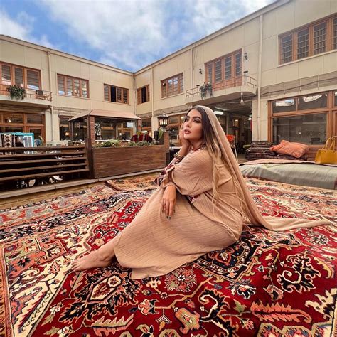 ‎مجله مُد لباس استایل ایرانی‎ ‎persian Model ™ Model Faren استایل ژست