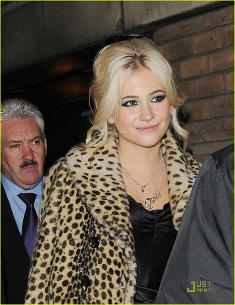 Pixie Lott Fan Friendly At Fred Premiere Photo 397923 Photo