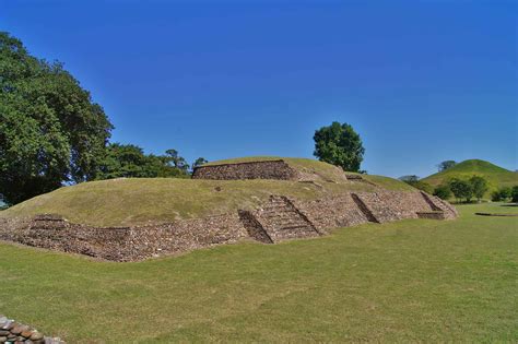 Zona Arqueológica De Tamtoc Y Nacimiento De Agua