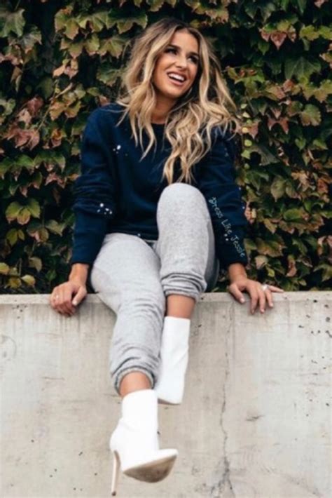 Jessie James Decker Kittenish Star Style