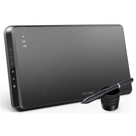 내가 만약 프로그램 속으로 들어오게 된다면 우주를 걷는 느낌일것 같아 우주를 배경으로 한 그림을 그렸다 그리고 메타버스라면 자신의 꿈과 창의력을 마음껏 표현하는 것 이라고