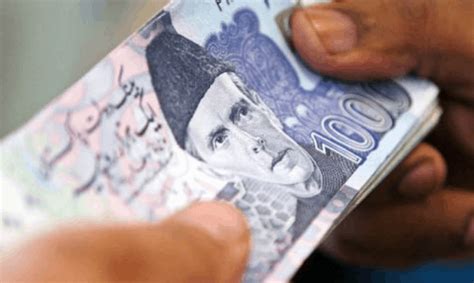 Salaries In Pakistan Will Decrease In 2020 Economic Report Suggests