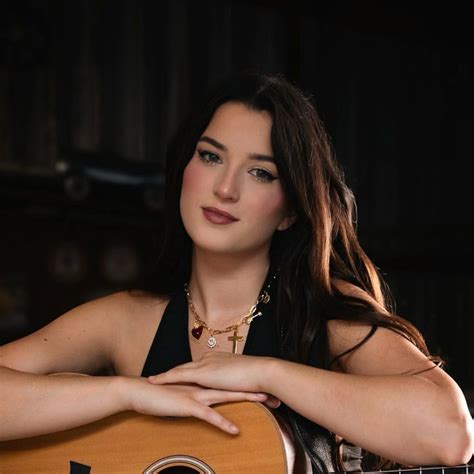 Kelly Mctigue Barefoot Country Music Fest