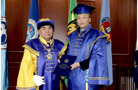 “БАГШ ХЭМЭЭН ДУУДУУЛНА ГЭДЭГ ӨНДӨР ДЭЭД ШАГНАЛ” Монгол төрийн тамгатай 13 хутагтын нэг болох