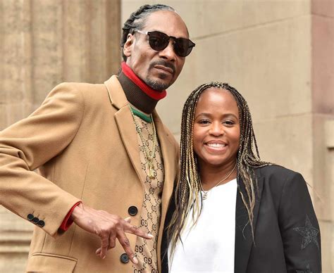 Who Is Snoop Doggs Wife All About Shante Broadus
