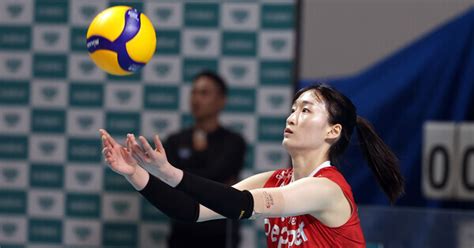 서브 넣는 박은서