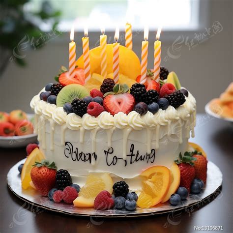 插着蜡烛的奶油蛋糕图片下载红动中国