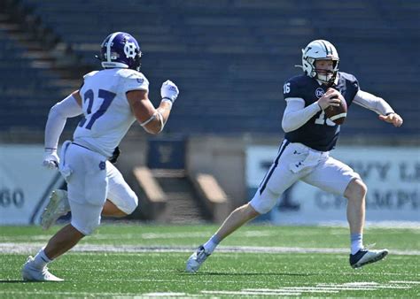 With Two Qbs Fitting Into One Job Yale Prepares For Heart Of Ivy