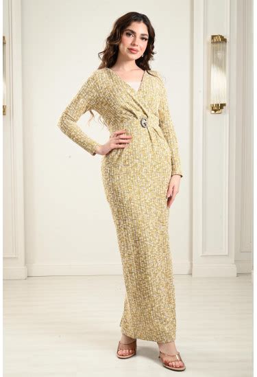 فستان صوف بنمط كتل الألوان يوفر لكِ هذا التصميم الأناقة و الرقي مع