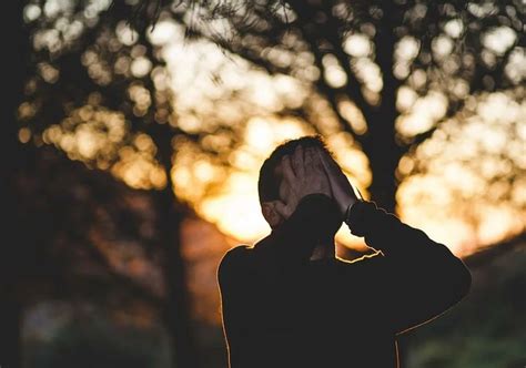 ნევროლოგი ტვინის ანევრიზმის დროს საკვებით მოწამვლის სიმპტომები