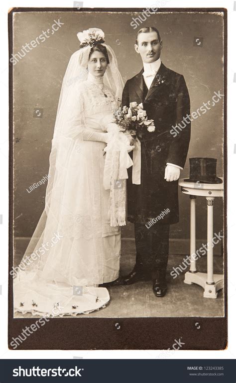 13 137 рез по запросу «antique Wedding Photo — изображения стоковые