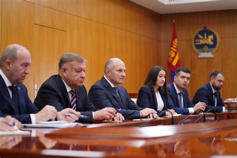 Шадар сайд С Амарсайхан ОХУ ын Онцгой байдлын сайд дэслэгч генерал А В Куренковыг хүлээн авч