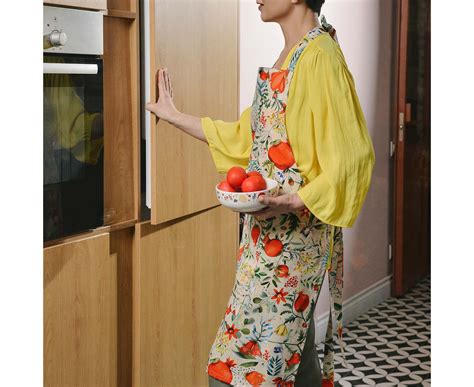 წინსაფარი ბროწეულების ბაღი თეთრი