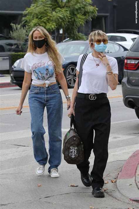 Miley Cyrus Mileycyrus Nude Onlyfans Leaks The Fappening Photo