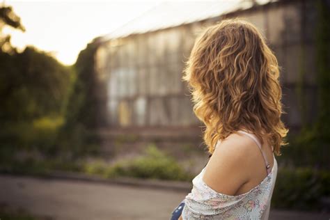 무료 이미지 사람 소녀 여자 머리 사진술 햇빛 아침 찾고있는 초상화 모델 어린 봄 유행 레이디