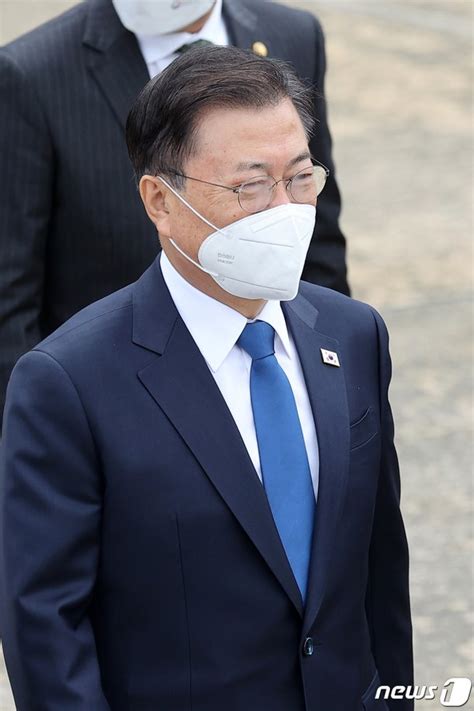 G7 참석 위해 출국하는 문재인 대통령 네이트 뉴스