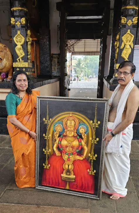 കുമാരനല്ലൂരമ്മയുടെ ചിത്രം സമർപ്പിച്ചു