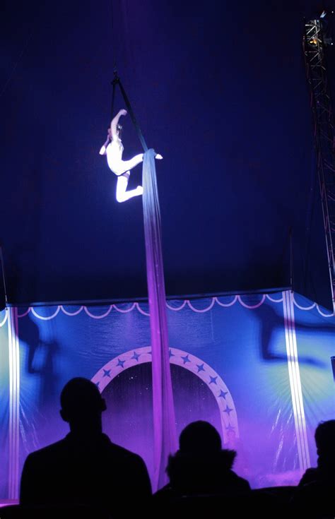 A Cherbourg Il Y A Du Cirque Sur La Place Jacques Demy