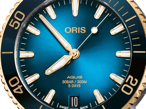 Oris Aquis Date Calibre 400 Bi Color Review