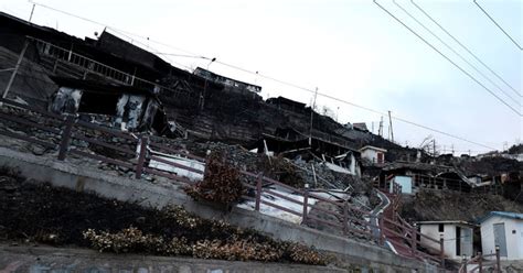 산불에 폐허가 돼버린 영덕읍 석리 마을