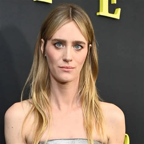 Mackenzie Davis Respira