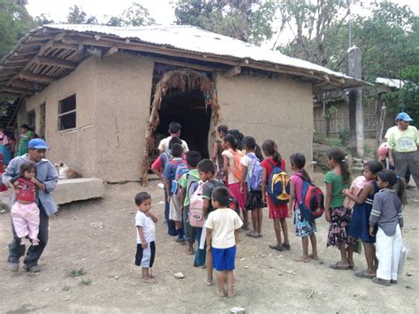 Pobreza En Hidalgo Por Crisis En Sus Servicios De Salud Y Educación