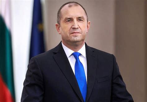 Румен Радев ще обсъжда с Рая Назарян новото служебно правителство