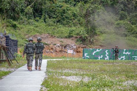 实投！实爆！武警官兵手榴弹投掷“战味”浓