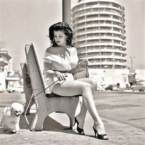 Selalu Joan Bradshaw Photographed By Earl Leaf In Los Angeles 1957