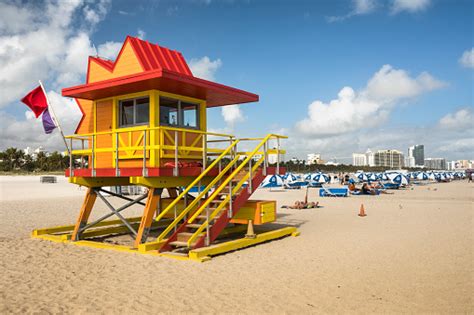 미국 플로리다 사우스 비치에서에서 대서양에 인명 구조 역 개성 개념에 대한 스톡 사진 및 기타 이미지 개성 개념 관광 관측점 Istock