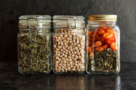 음식 세트입니다 생 곡물 파스타 그로트 유기농 콩류 및 유리 항아리에 유용한 씨앗 0에 대한 스톡 사진 및 기타 이미지 0 가방 개념 Istock