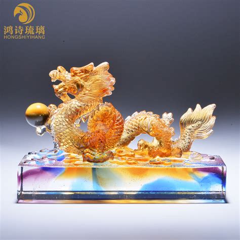 现代轻奢挂画小众带帽美女人物画直播间壁画走廊入户玄关装饰画 虎窝淘